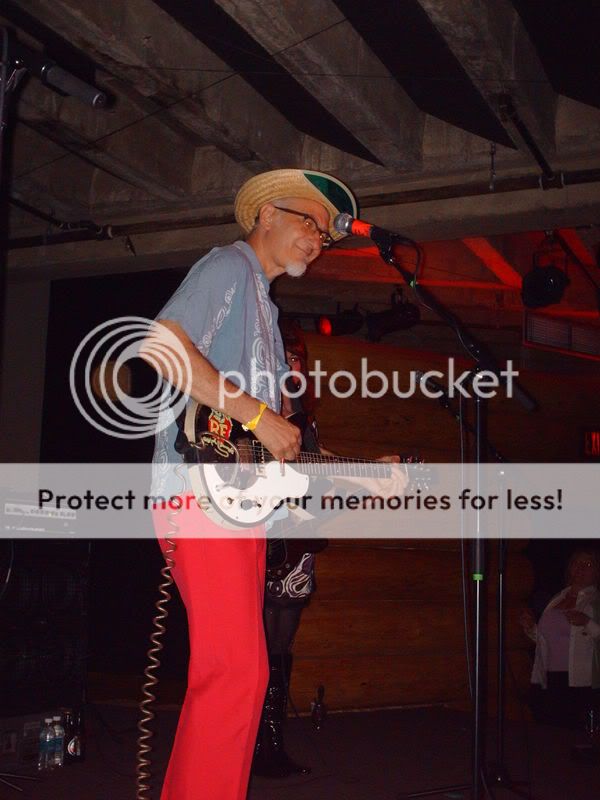 Southern Culture on the Skids show... Now with more pics AND VIDEO ...