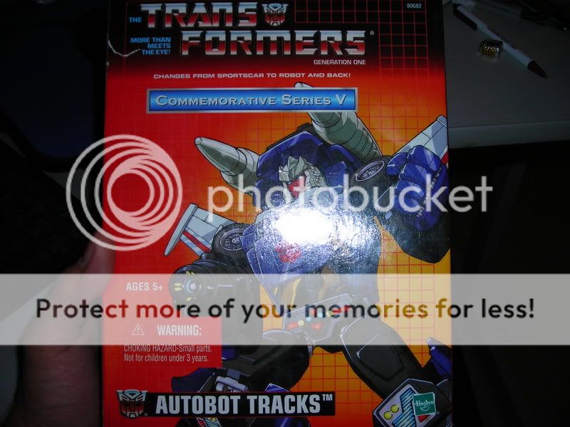 Soundwave and Tracks | TFW2005 - The 2005 Boards